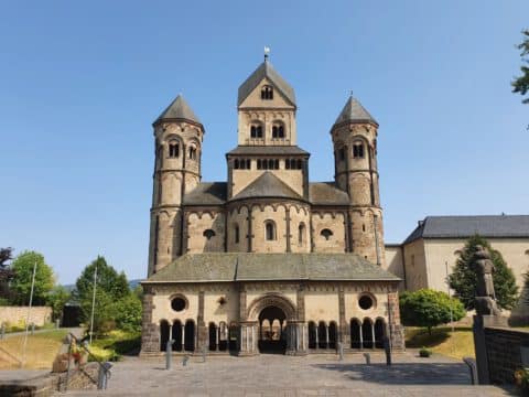 Mendig: Von der Vulkan Brauerei zum Kloster Maria Laach | Geotouren ...